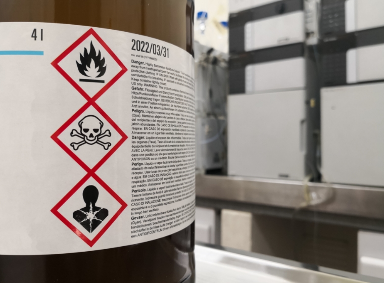 Formation Sensibilisation aux risques chimiques | Manuteo